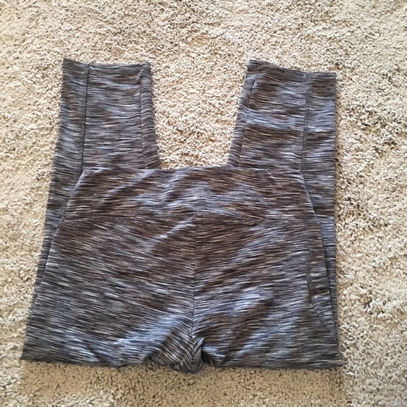 Danskin | Pants & Jumpsuits | Danskin Capri Leggings | Poshmark